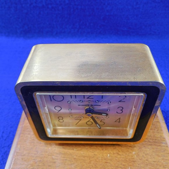 Seth Thomas | Accents | Vintage Seth Thomas Quartz Alarm Clock On Wood ...